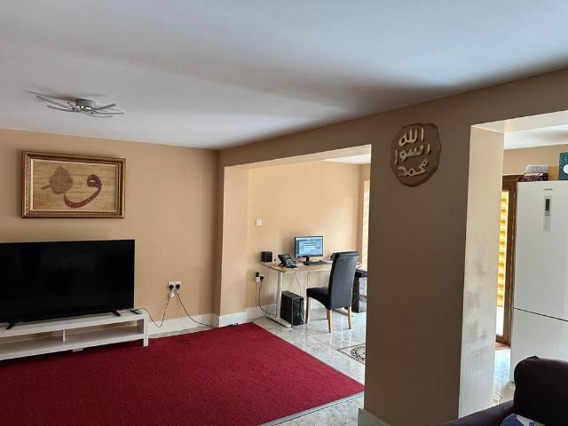 3 bedroom house share to rent