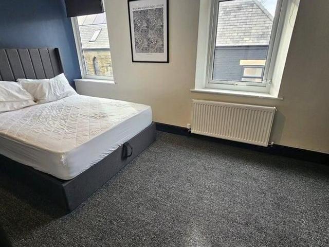 3 bedroom house share to rent