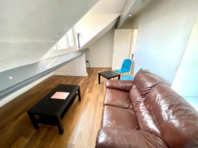 3 bedroom house share to rent