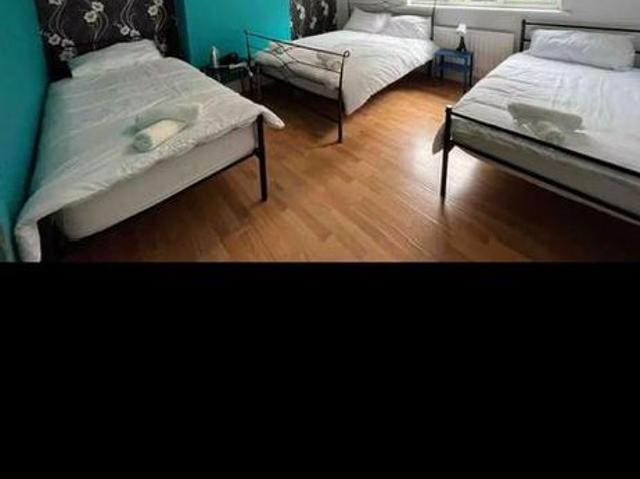 3 bedroom house share to rent