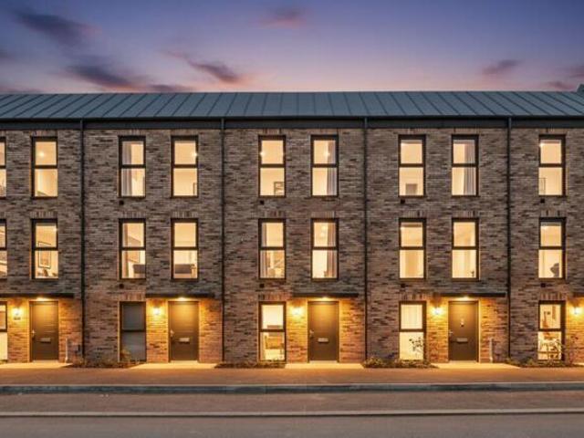 3 Bedroom House Sheffield Rotherham LS99523822