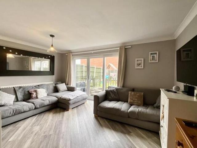 3 Bedroom House Sheffield Rotherham LS99642058