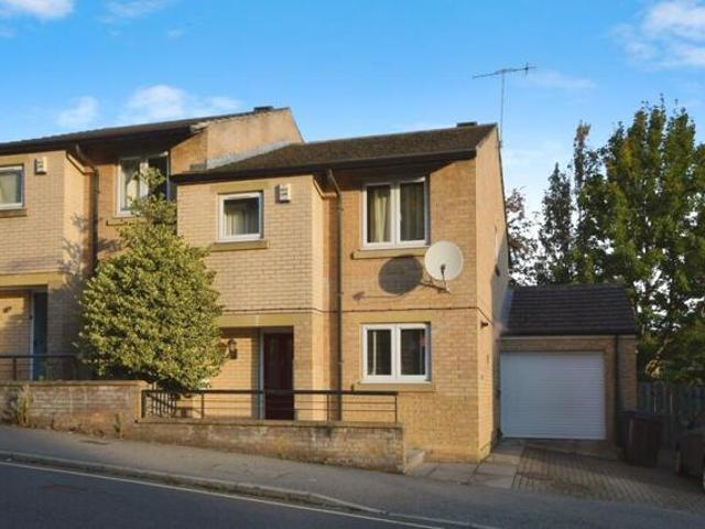 3 Bedroom House Sheffield Sheffield LS98503920