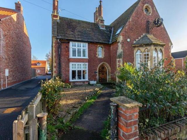 3 Bedroom House Shipton York LS99952142