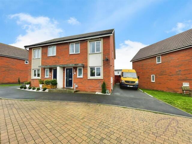 3 Bedroom House Shirebrook Derbyshire LS101797079