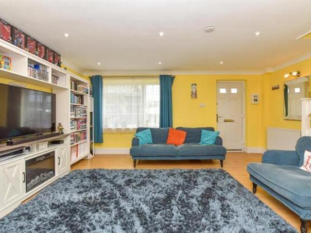 3 Bedroom House Sittingbourne Kent LS101892380