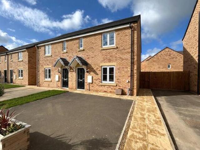 3 Bedroom House Sleaford Lincolnshire LS101678085