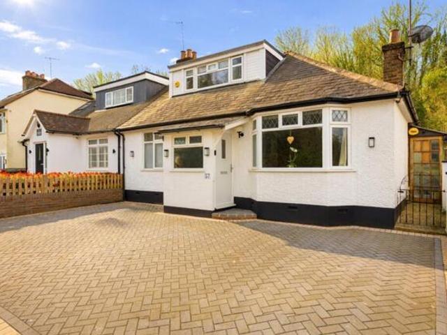 3 Bedroom House St. Albans Hertfordshire LS101677528