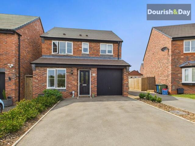 3 Bedroom House Stafford Staffordshire 99571675