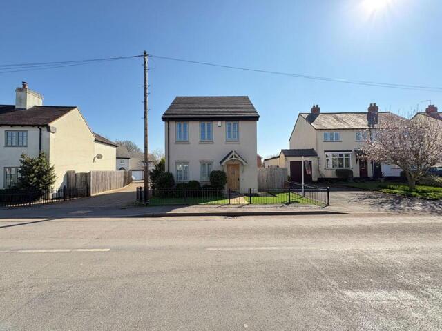 3 Bedroom House Staffordshire Staffordshire LS100398591