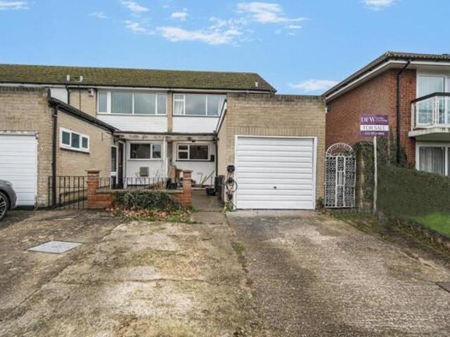 3 Bedroom House Stanmore Greater London 99092663