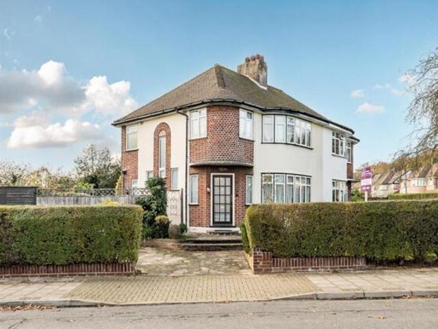 3 Bedroom House Stanmore Greater London LS99029591