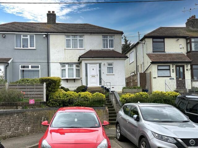 3 Bedroom House Stanford Thurrock 101892157
