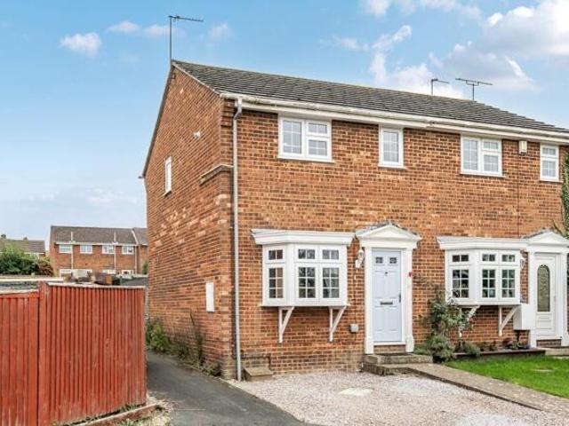 3 Bedroom House Steeple Claydon Buckinghamshire 100456872