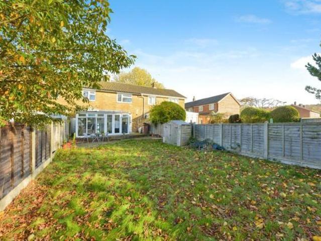 3 Bedroom House Stevenage Hertfordshire 98477380