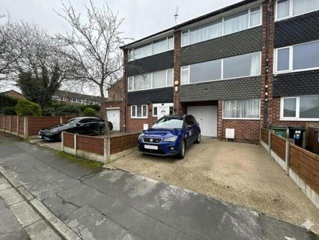 3 Bedroom House Stockport Greater Manchester LS100648667