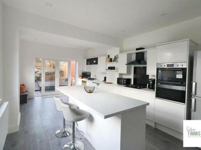 3 Bedroom House Stoke On Trent Staffordshire 99344596