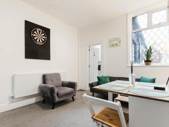 3 Bedroom House Stoke on Trent Stoke on Trent 98889238