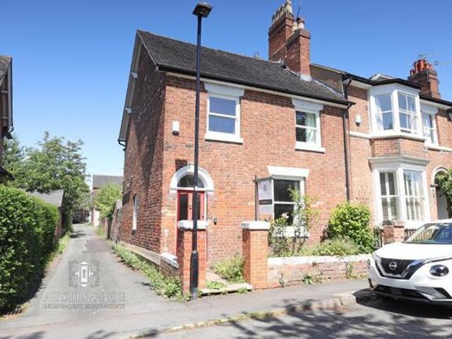 3 Bedroom House Stone Staffordshire LS99608236