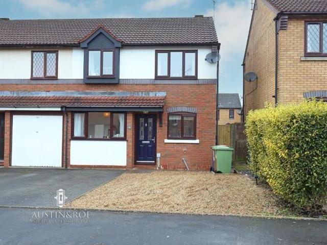 3 Bedroom House Stone Staffordshire LS99808772