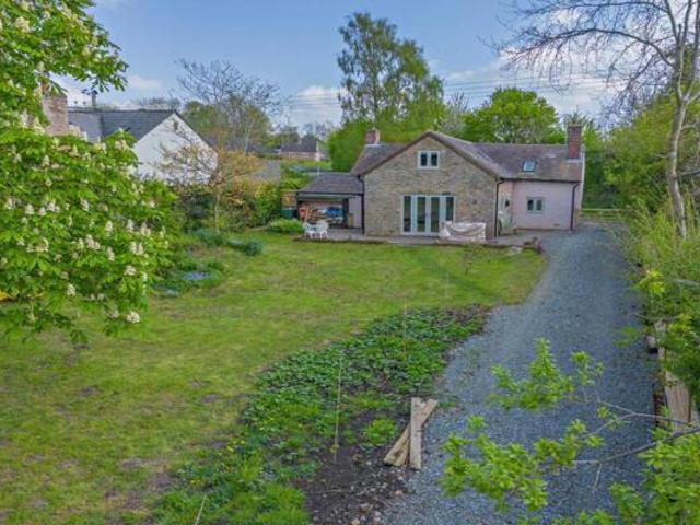 3 Bedroom House Stottesdon Stottesdon LS100263146