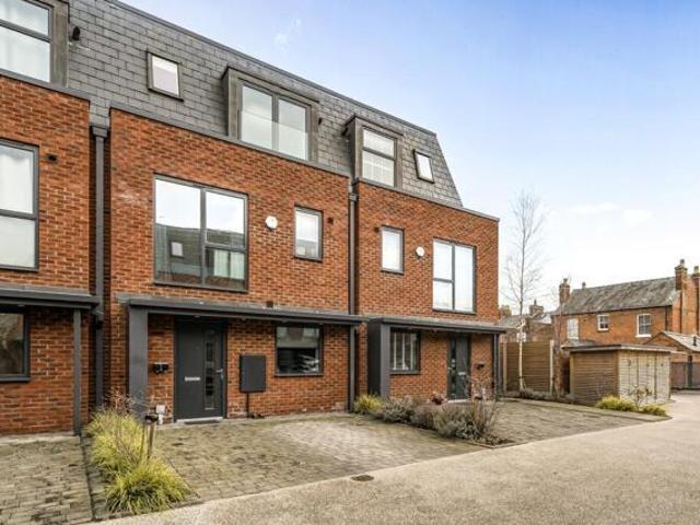 3 Bedroom House Stratford Upon Avon Warwickshire 100615094