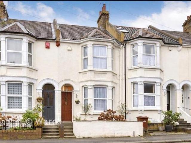 3 Bedroom House Strood Kent 101025437