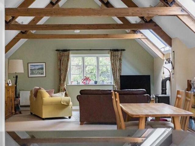 3 Bedroom House Stroud Gloucestershire 100317050