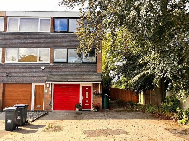 3 Bedroom House Sutton Coldfield Birmingham LS98477062