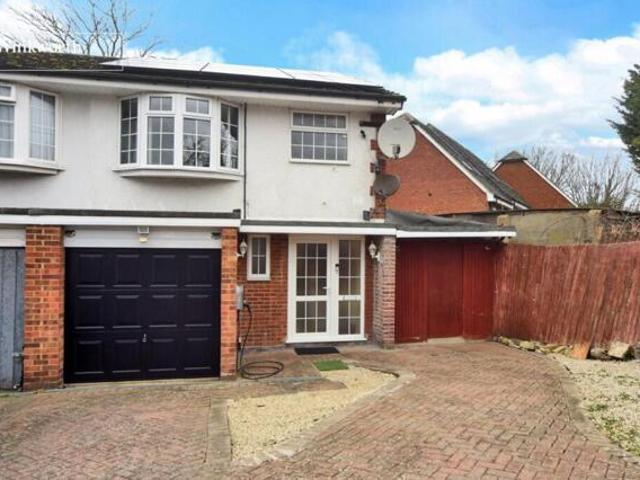 3 Bedroom House Sutton Greater London LS101678131