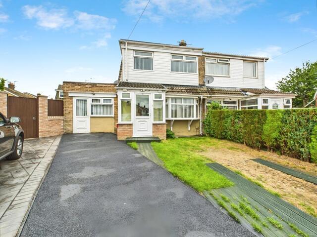 3 Bedroom House Sutton St Helens LS99344678