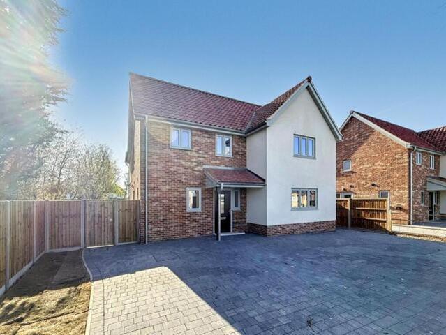 3 Bedroom House Suffolk Suffolk LS101025315