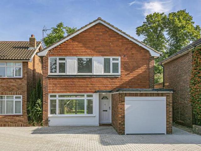 3 Bedroom House Sunbury Surrey 99277825