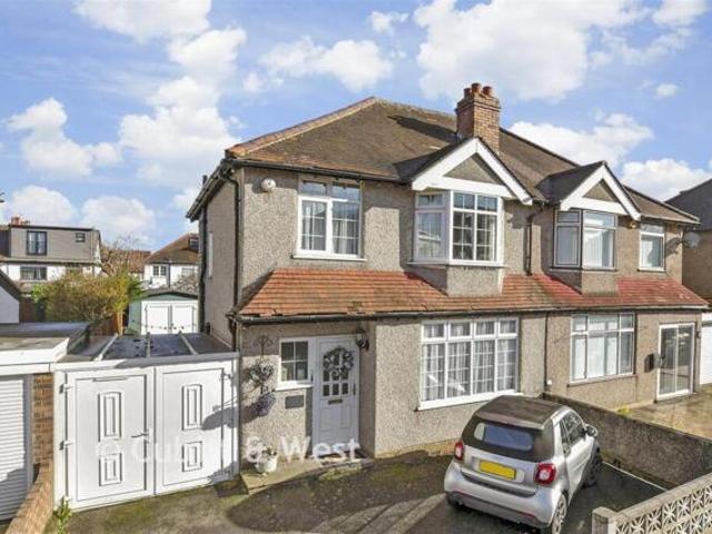 3 Bedroom House Surrey Great London 99986685