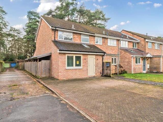 3 Bedroom House Surrey Surrey 99895500