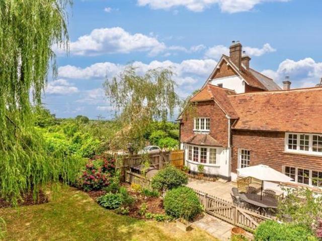 3 Bedroom House Surrey Surrey 100685189