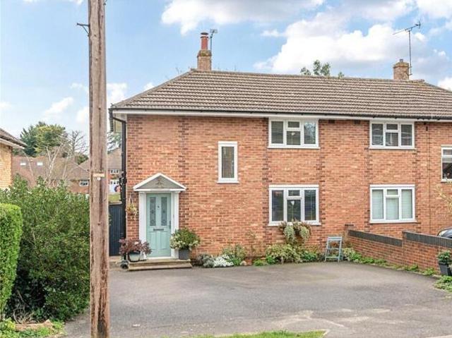 3 Bedroom House Surrey Surrey 100881715
