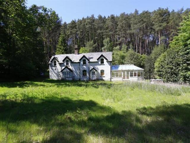 3 Bedroom House Surrey Surrey 100240865