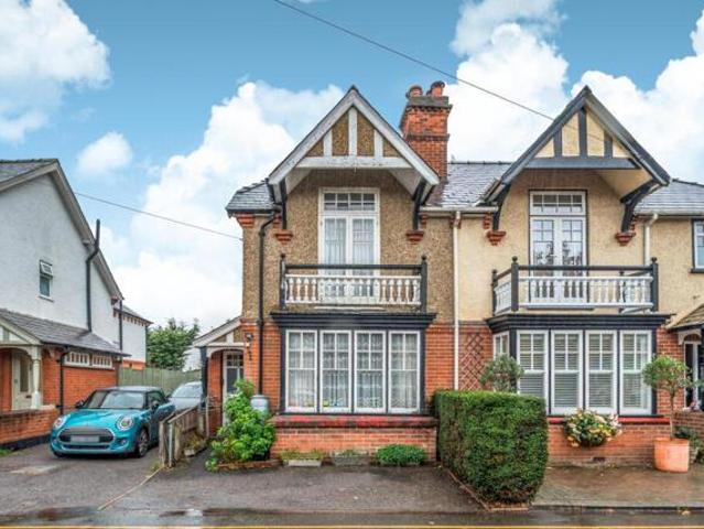 3 Bedroom House Surrey Surrey 101678086
