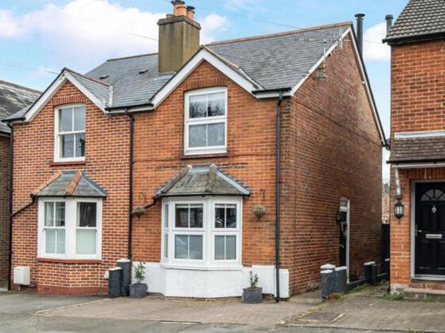 3 Bedroom House Surrey Surrey 101797088