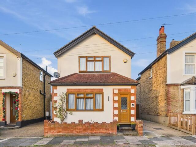 3 Bedroom House Surrey Surrey 101168488