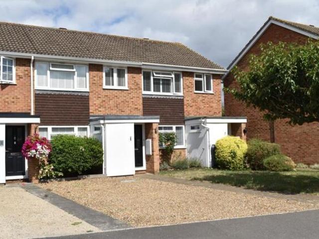 3 Bedroom House Surrey Surrey LS98864758