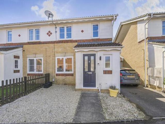 3 Bedroom House Surrey Surrey LS99735889