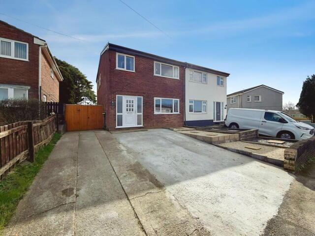 3 Bedroom House Swansea Swansea LS100342875