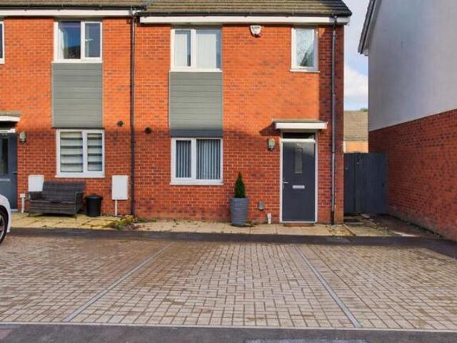 3 Bedroom House Swansea Swansea LS101743266