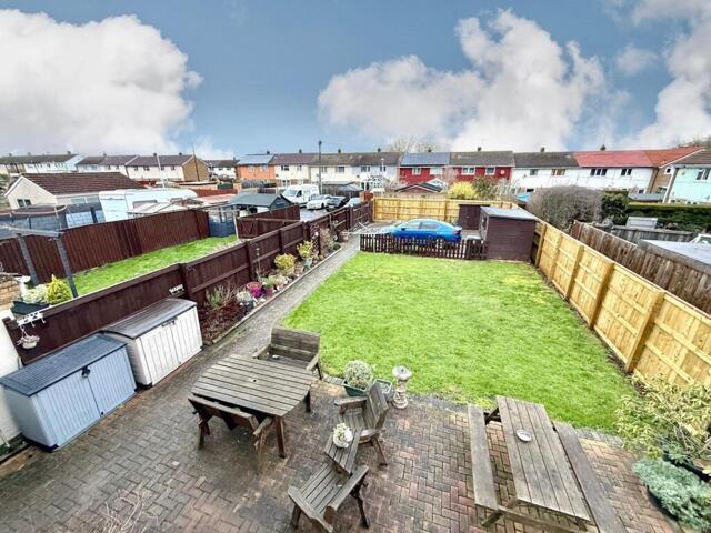 3 Bedroom House Swindon Wiltshire 98154222