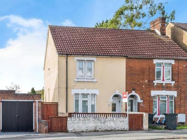 3 Bedroom House Swindon Swindon LS100132675
