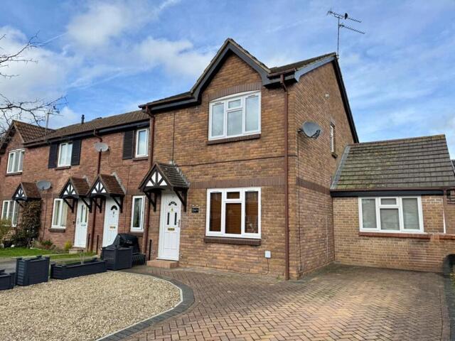 3 Bedroom House Swindon Swindon LS100366317