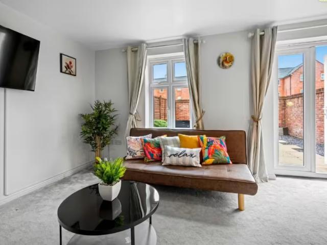 3 Bedroom House Swindon Swindon LS96345843