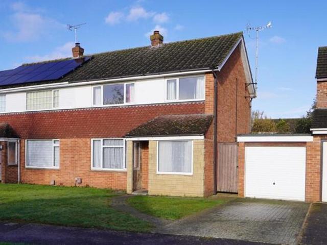 3 Bedroom House Swindon Swindon LS99436765
